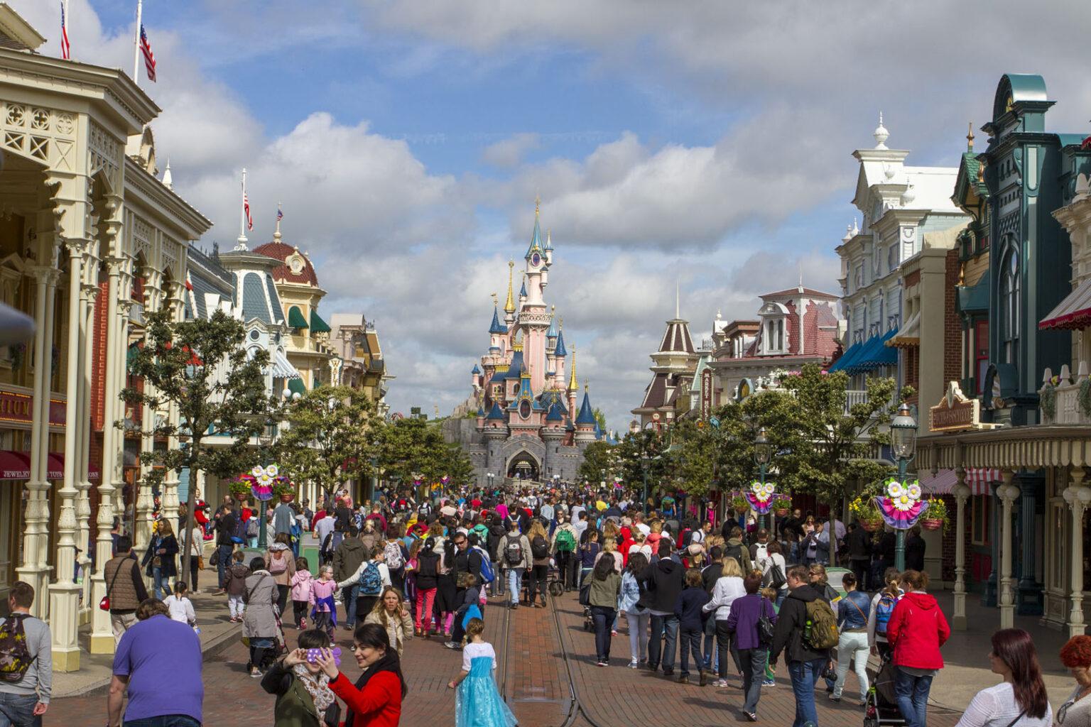 Eurodisney - twee dagen in de wachtrij - Bas en Mandy.nl